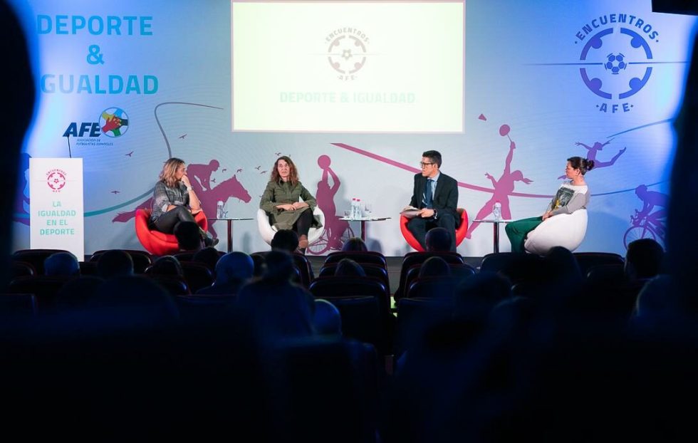“Las futbolistas arrastrarán a todas las deportistas”: Así se desarrolló la conferencia ‘Deporte ...